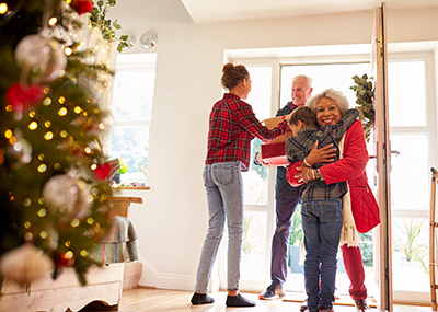 7 Activities To Do with Loved Ones During Visits | Brookdale