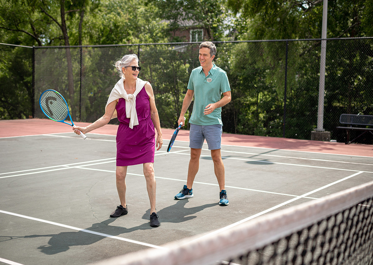 How to Help Someone Settle Into Senior Living | Brookdale