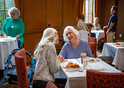 Restaurants With Senior Discounts | Brookdale Senior Living